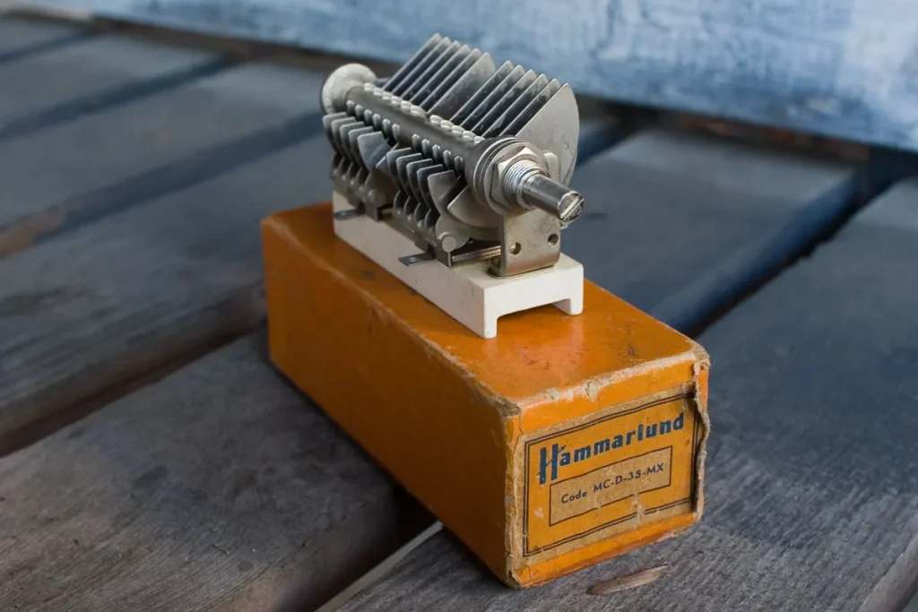 A comprehensive guide to variable capacitors: types, design and ...